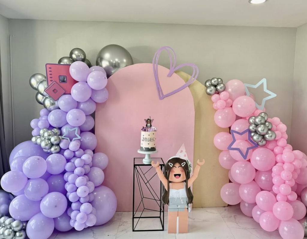 18 Next Level Girl’s Roblox Party Ideas - Crafty Bash!